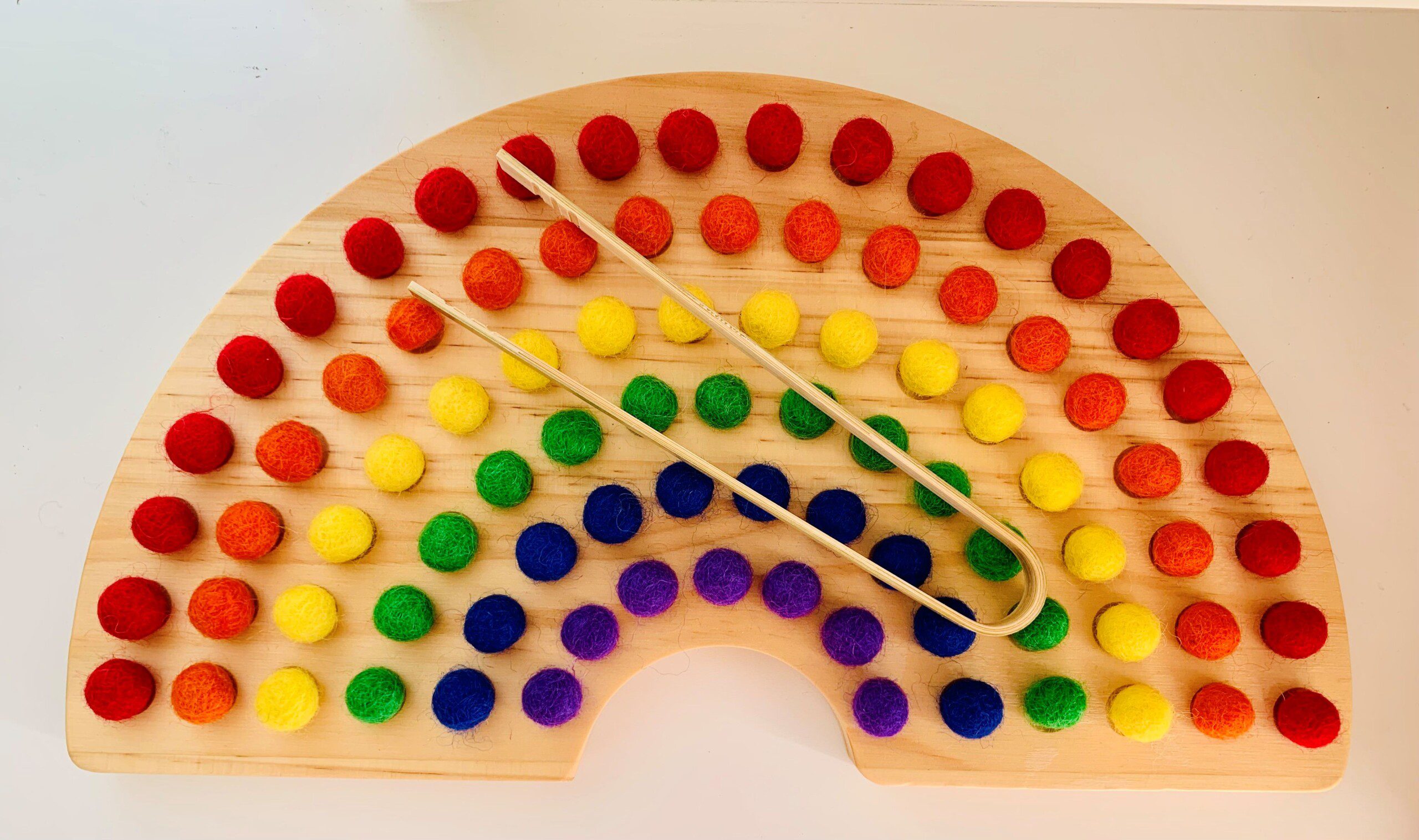 Rainbow Color Sorting Board Set w/Flashcards - Crafted Canadian Inc.